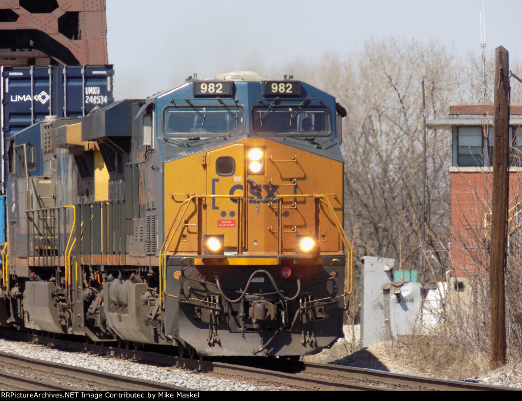 CSX 982